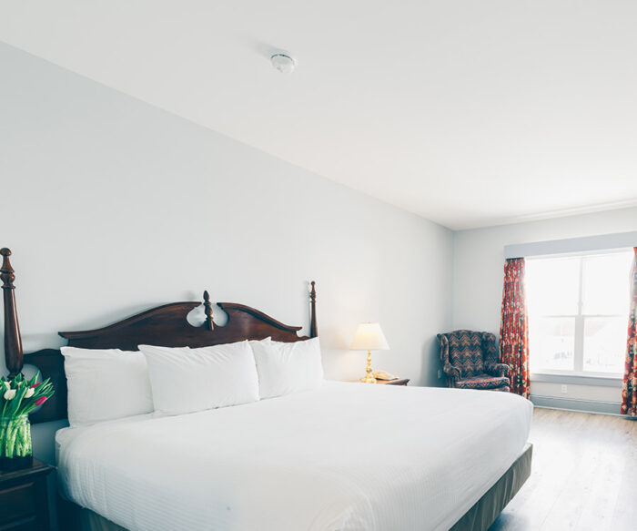Rooms - Loyalist Country Inn and Conference Centre